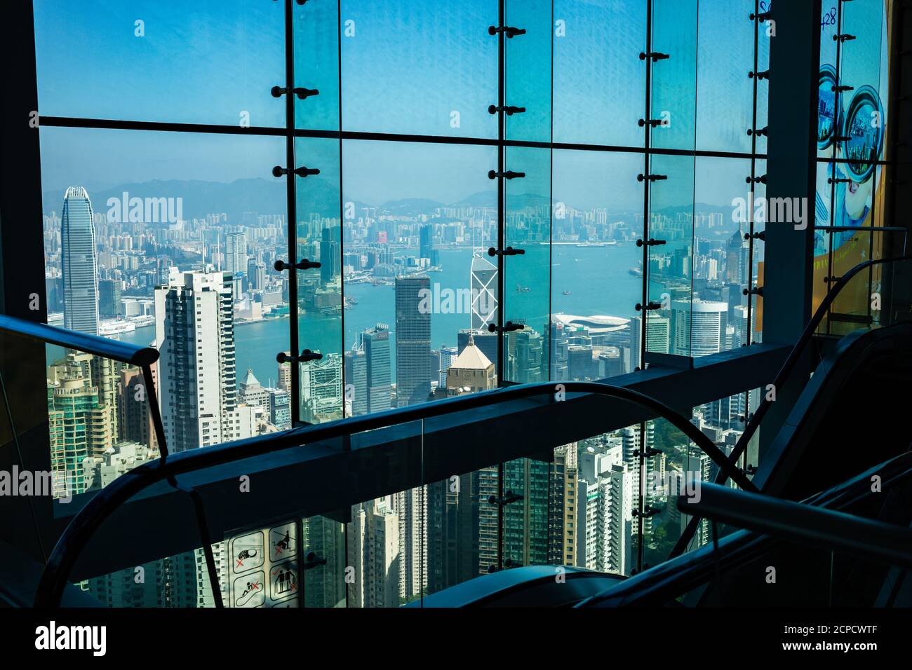 Victoria peak hong kong observation deck hi-res stock photography and ...
