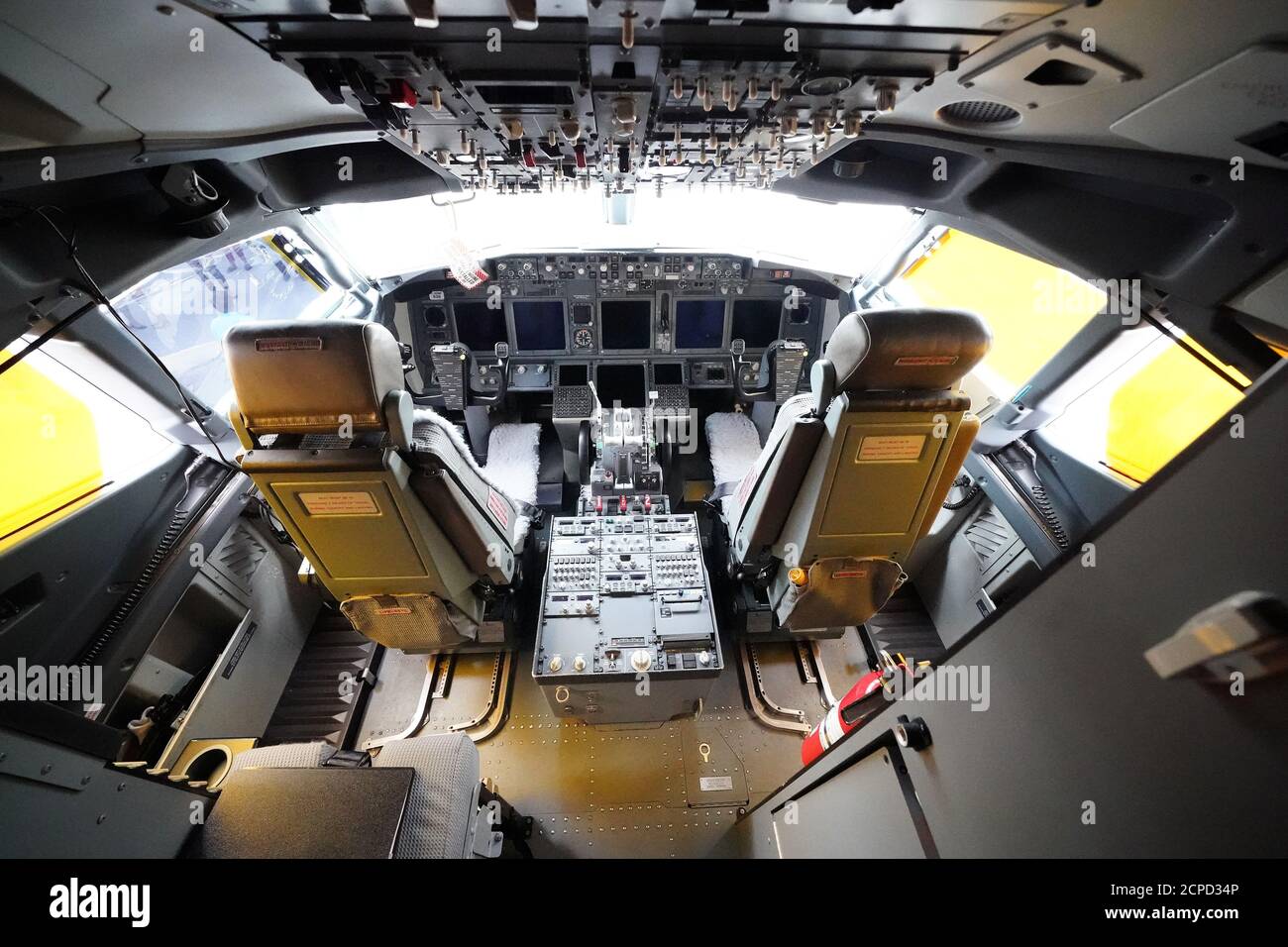 737 cockpit High Resolution Stock Photography and Images - Alamy