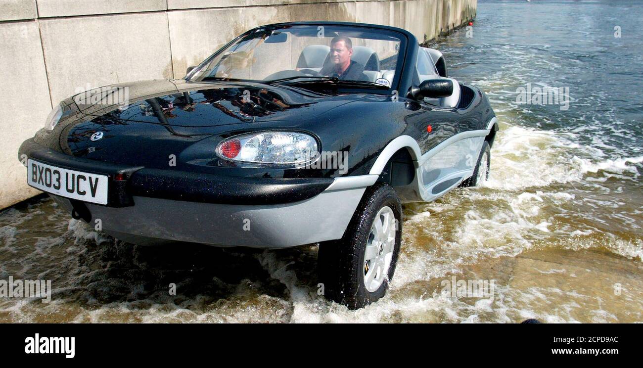 Gibbs aquada on water hi-res stock photography and images - Alamy