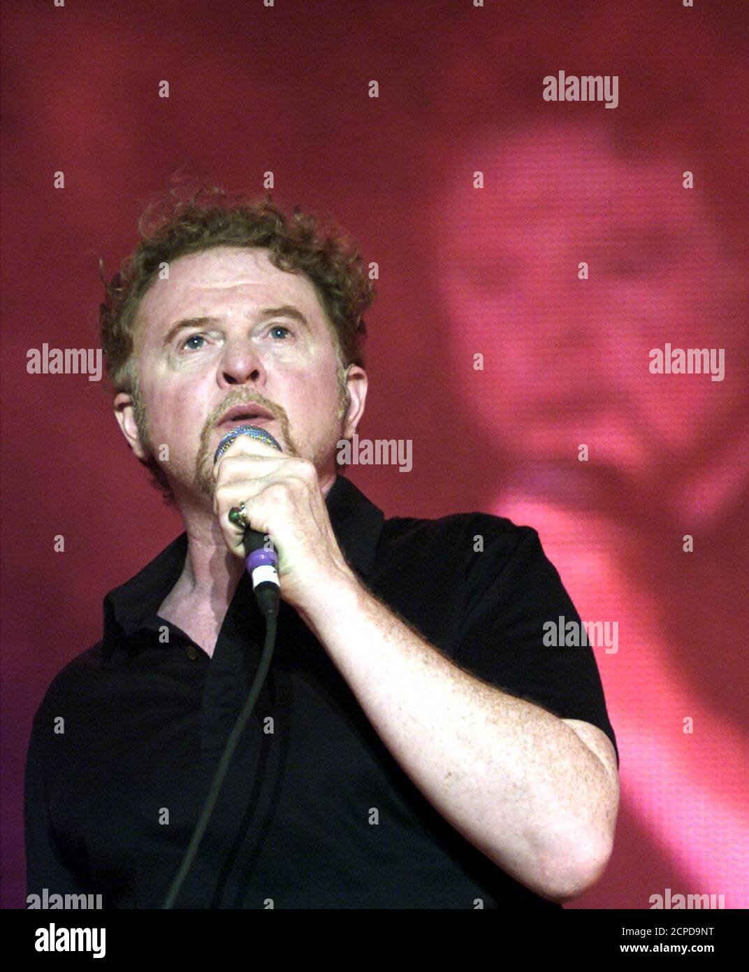 Simply red singer mick hucknall hi-res stock photography and images - Alamy
