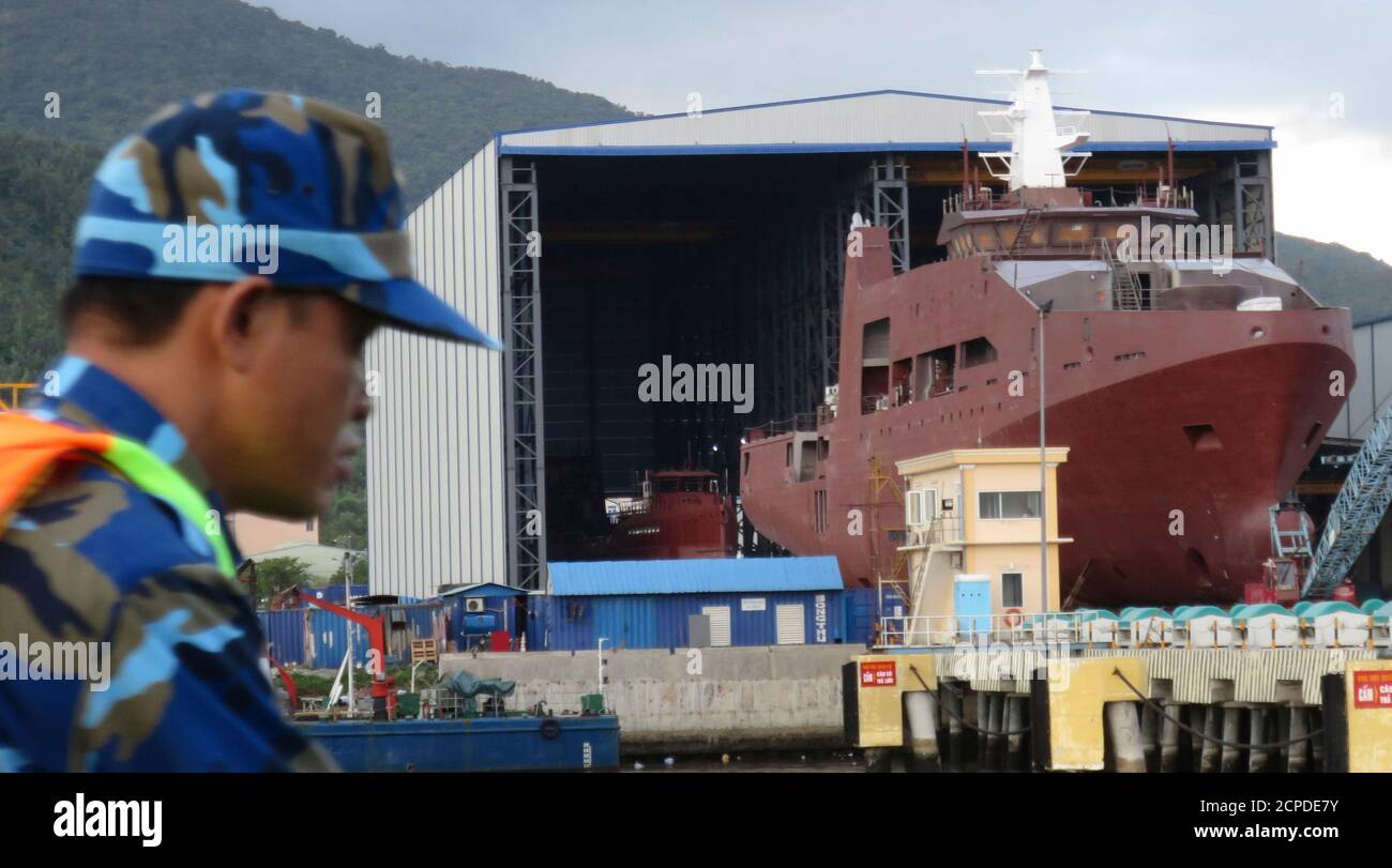 Camouflage uniforms hi-res stock photography and images - Alamy