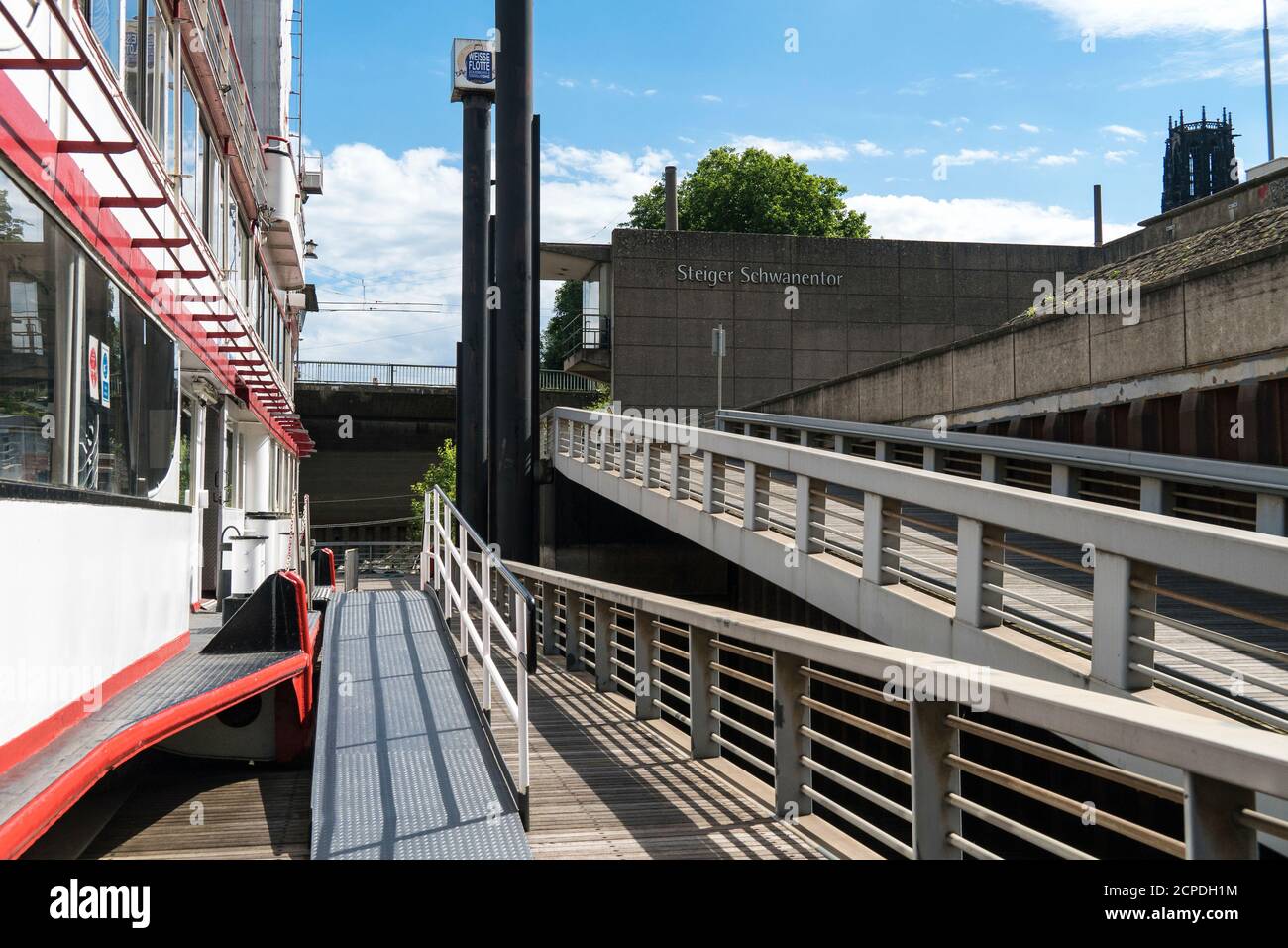 Steamboat landing stage hi-res stock photography and images - Alamy