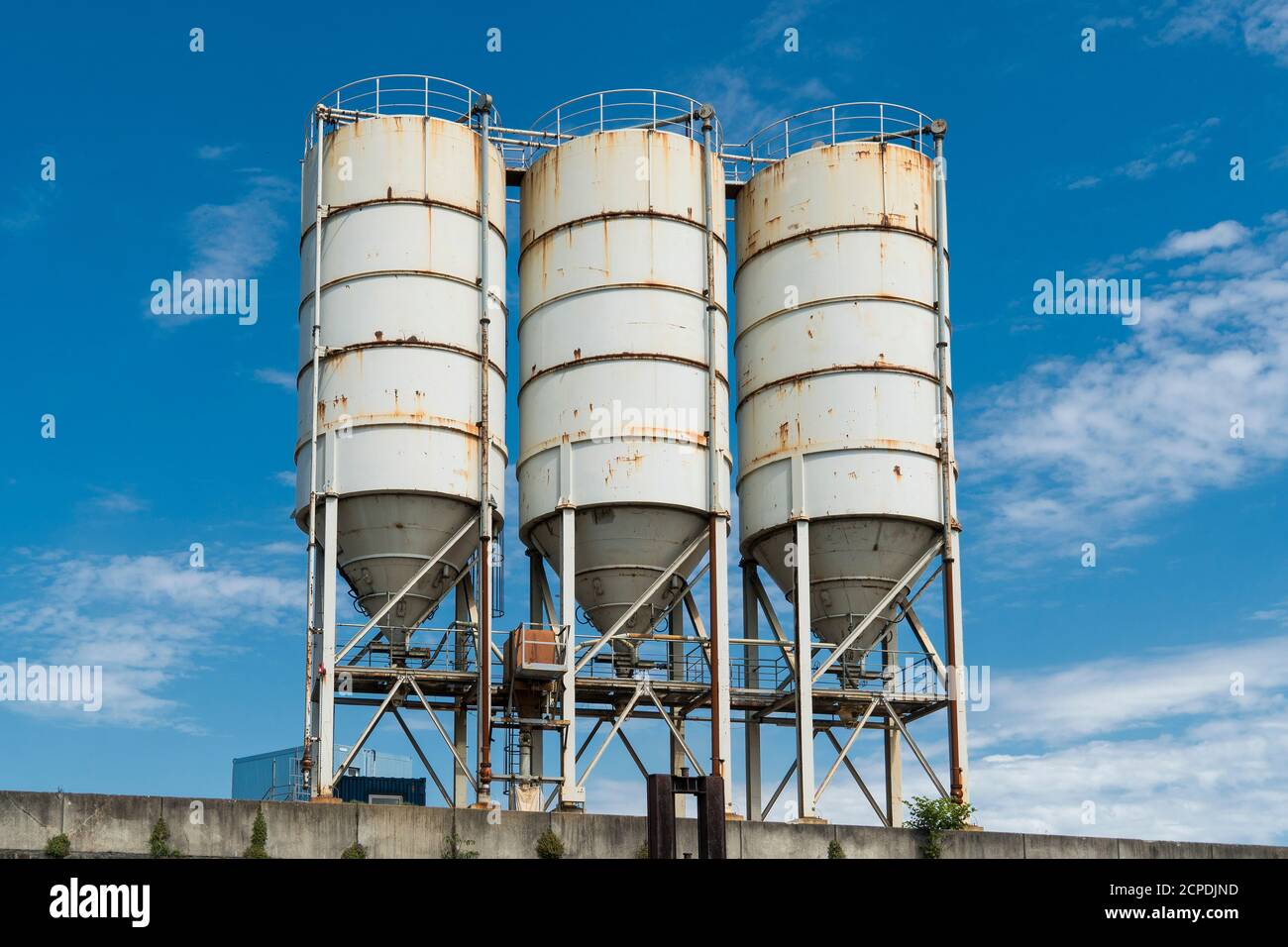 Duisburg, largest inland port in the world, silo terminal Stock Photo ...