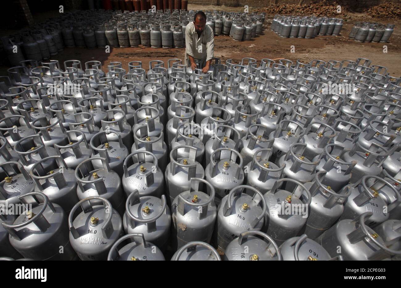 Lpg cylinder distribution hi-res stock photography and images - Alamy