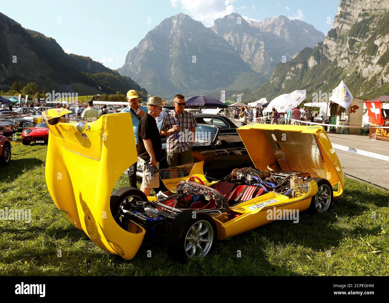 Sports car bonnets hi-res stock photography and images - Alamy