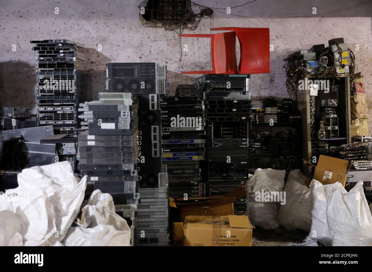 Children e waste hi-res stock photography and images - Alamy