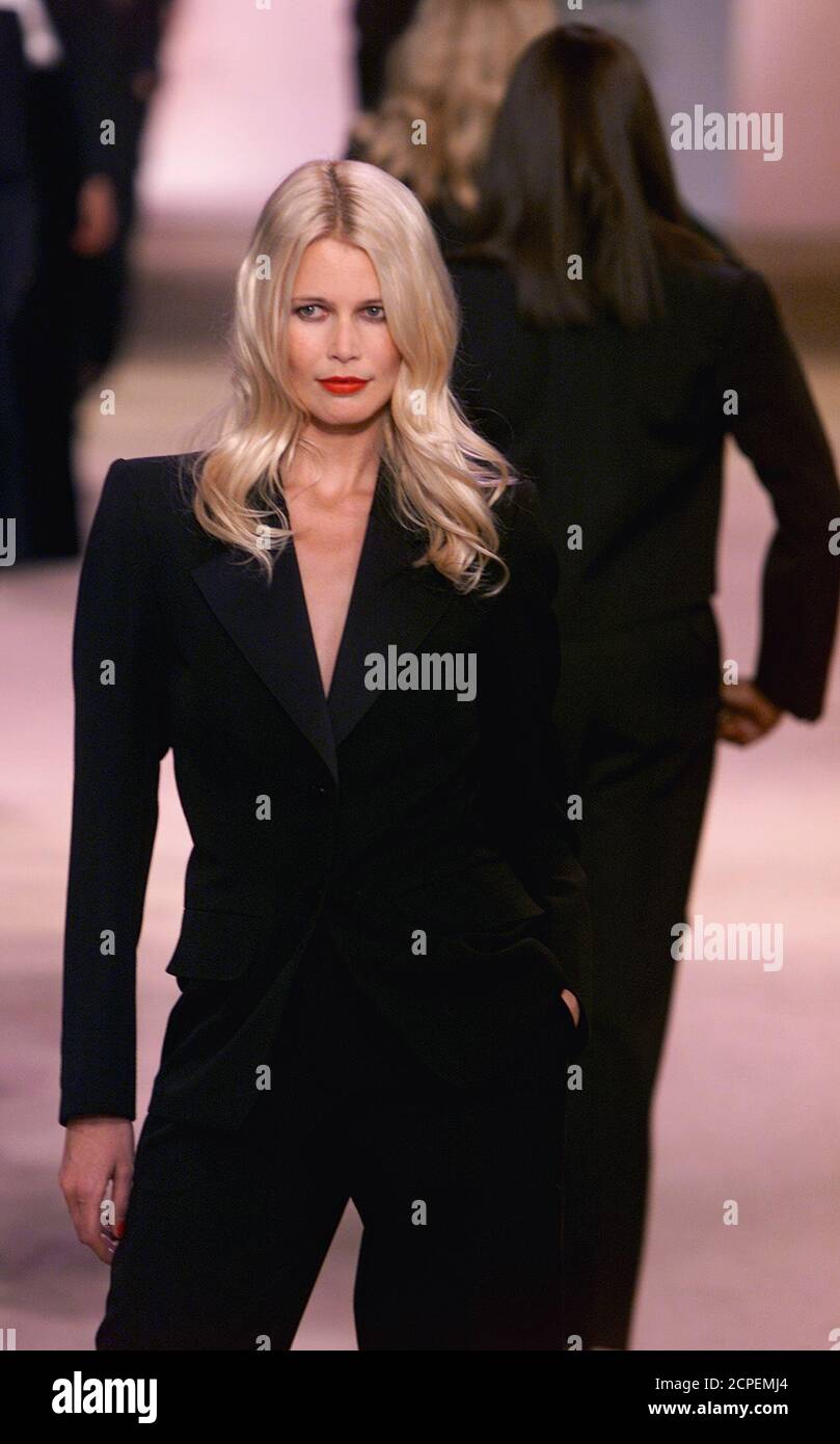 German top model claudia schiffer hi-res stock photography and images ...