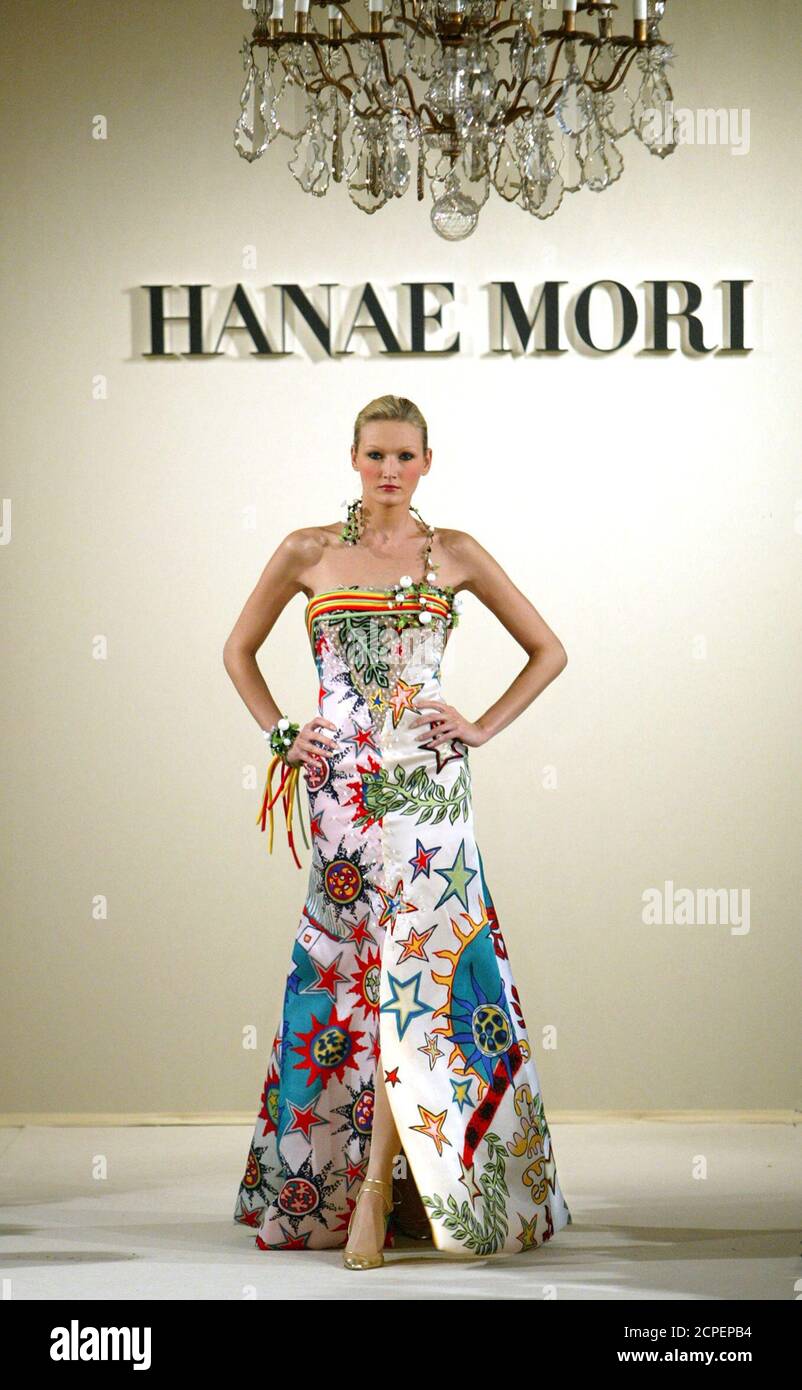 Fashion show hanae mori hi-res stock photography and images - Alamy