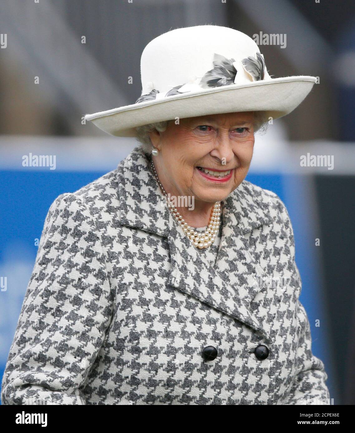Queen elizabeth ii stadium hi-res stock photography and images - Alamy