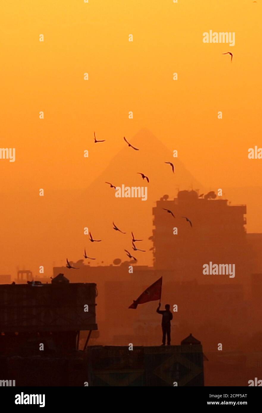 Egyptian Flag And Pyramids High Resolution Stock Photography and Images ...