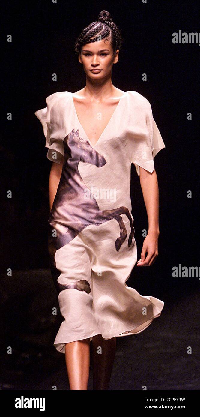 Stella mccartney 2001 hi-res stock photography and images - Alamy