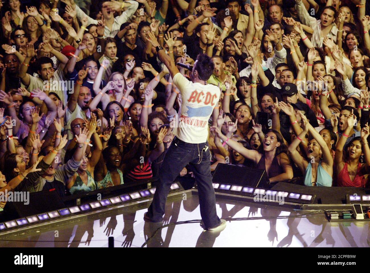 Doug robb of hoobastank hi-res stock photography and images - Alamy