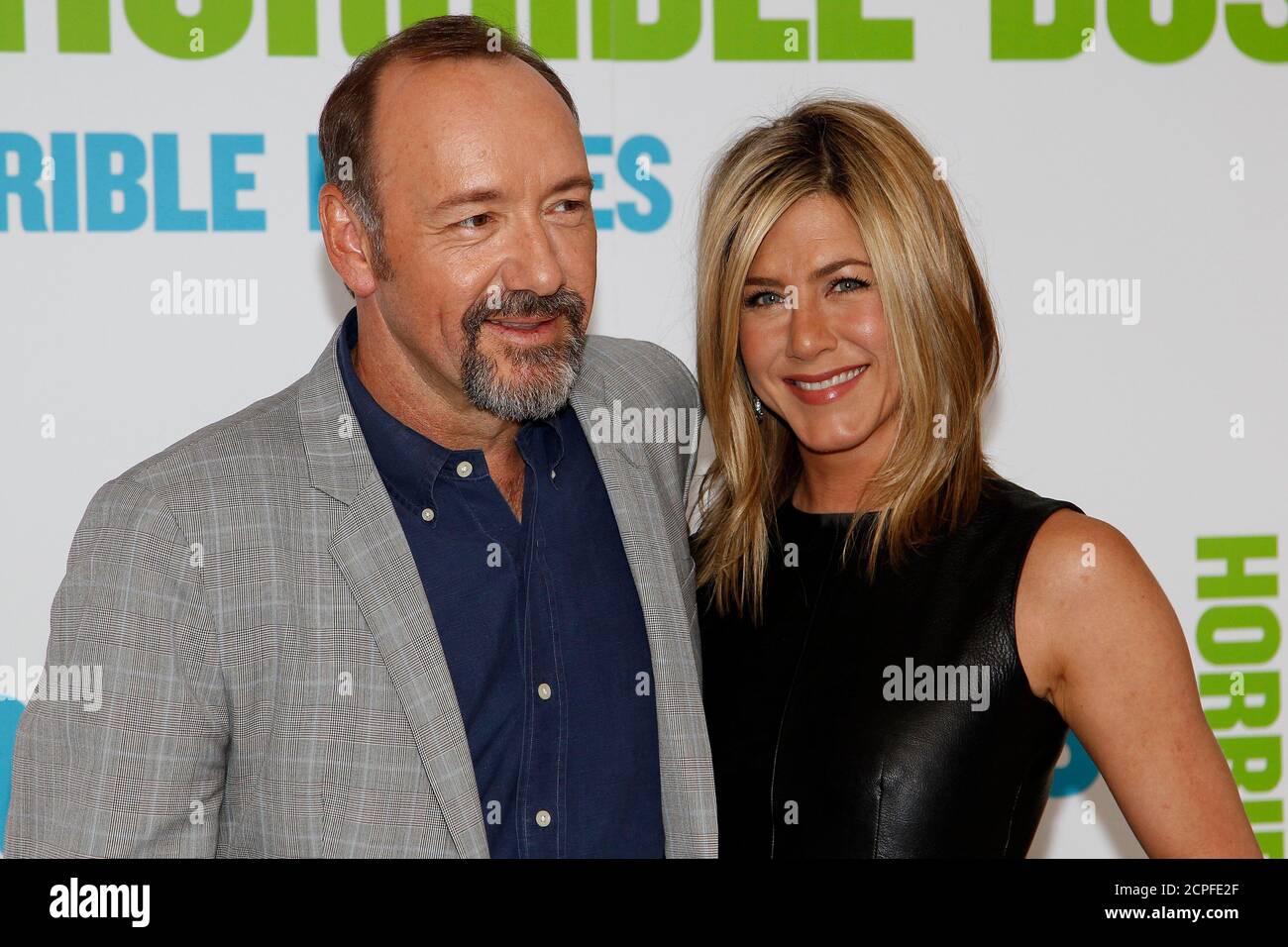 Jennifer aniston pose hi-res stock photography and images - Alamy