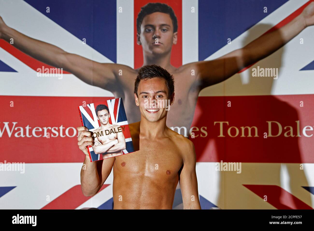 Tom daley 2012 hi-res stock photography and images - Alamy
