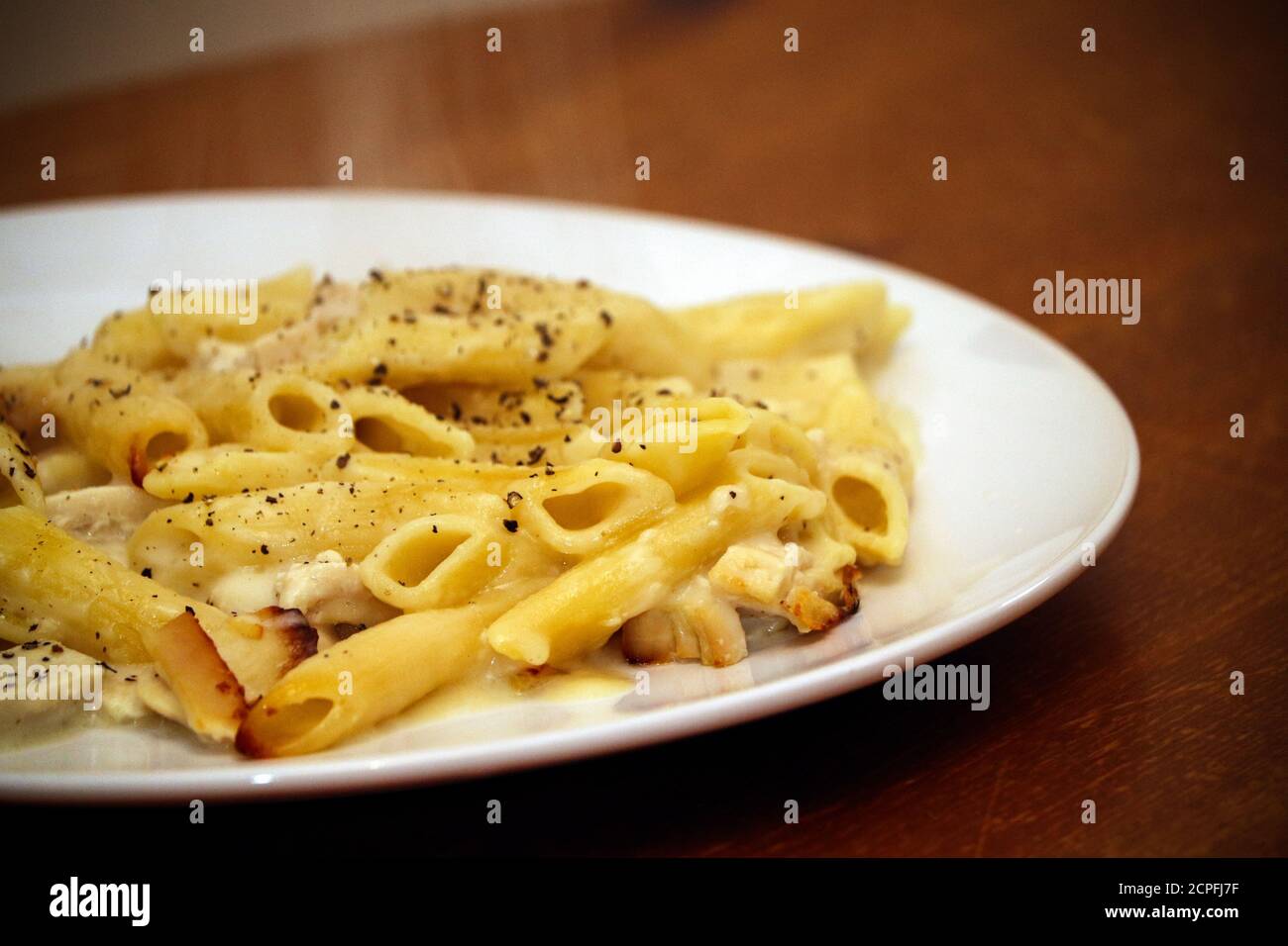 Cheddar cheese macaroni hi-res stock photography and images - Alamy