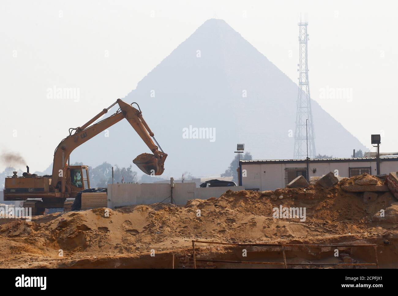 Construction Of The Egyptian Pyramids High Resolution Stock Photography ...