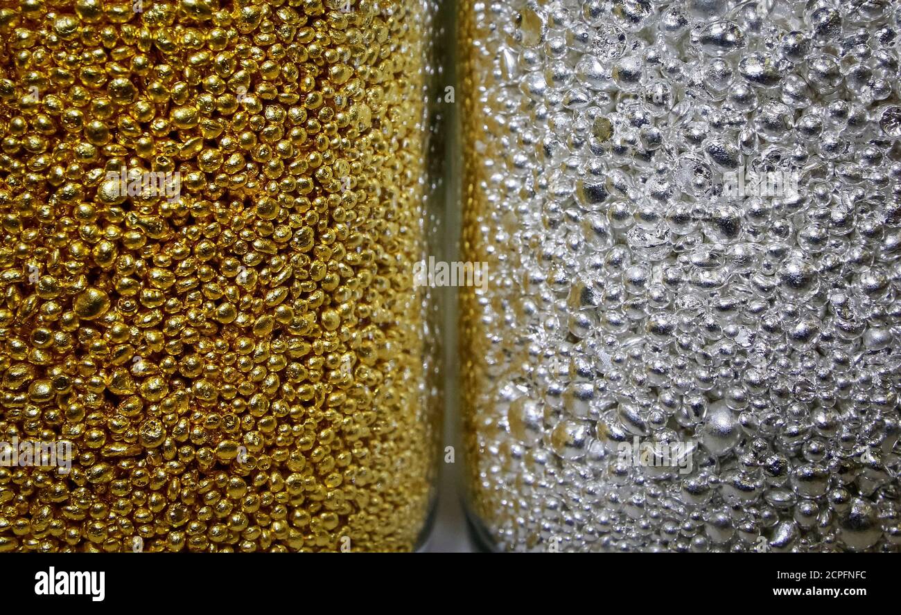 Gold metal granules hi-res stock photography and images - Alamy