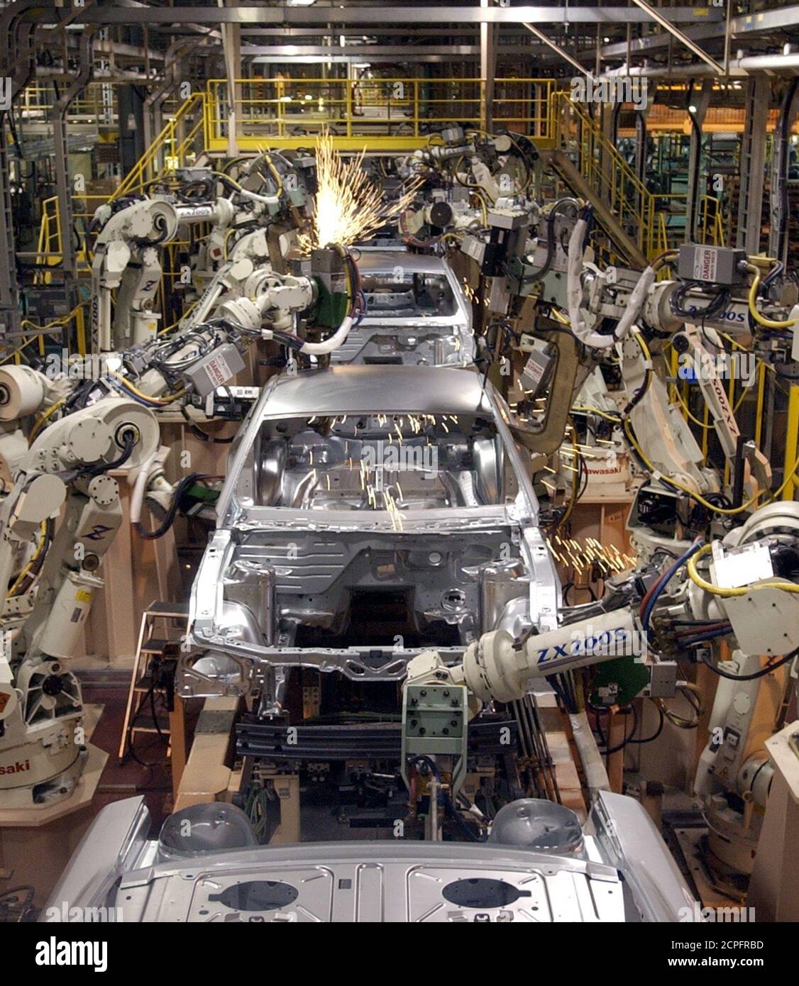 Car factory robots united states hi-res stock photography and images ...