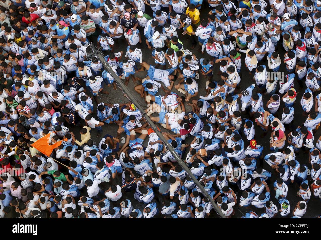 Human pyramid fall hi-res stock photography and images - Alamy