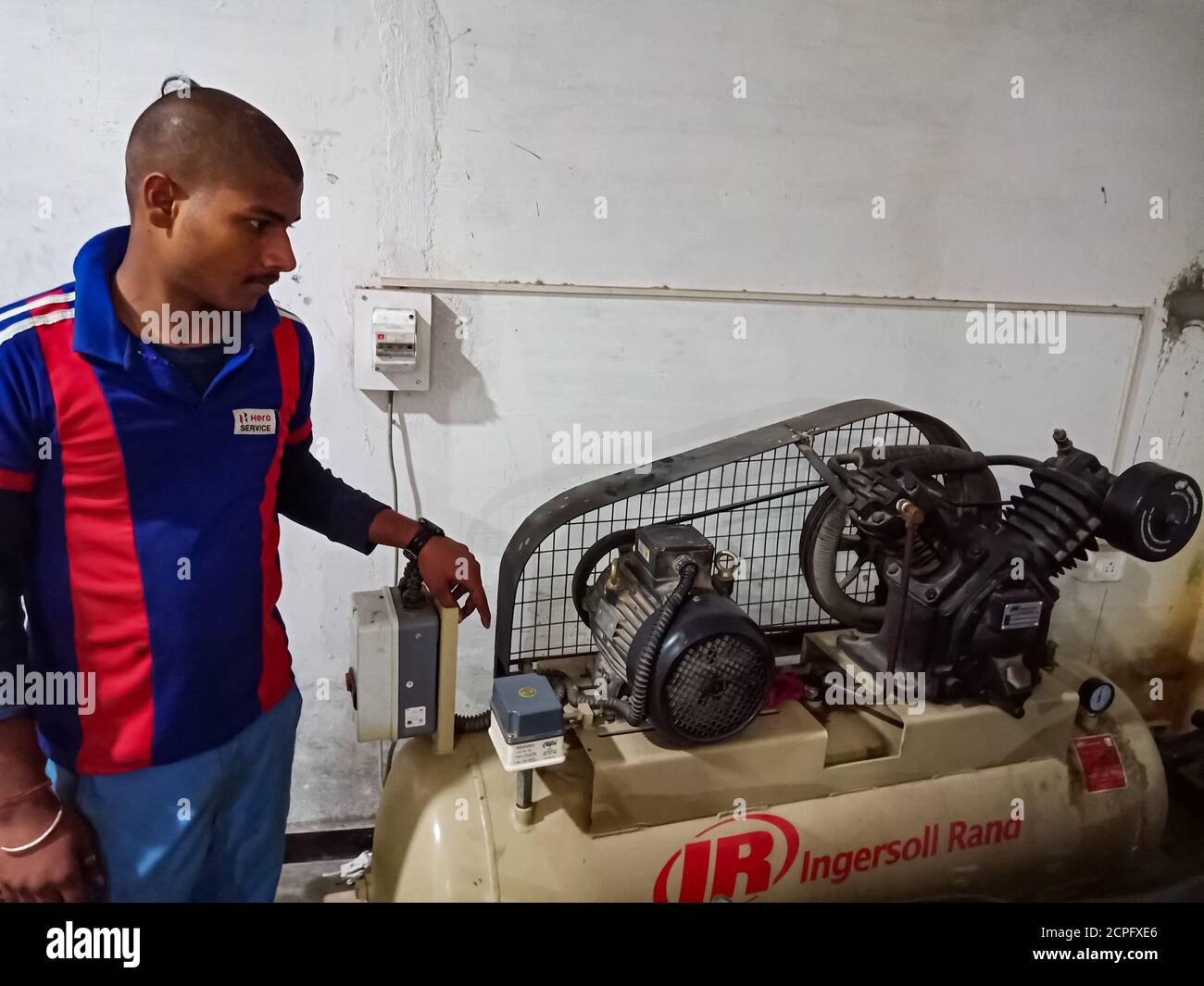 Repairing bike india hi-res stock photography and images - Alamy