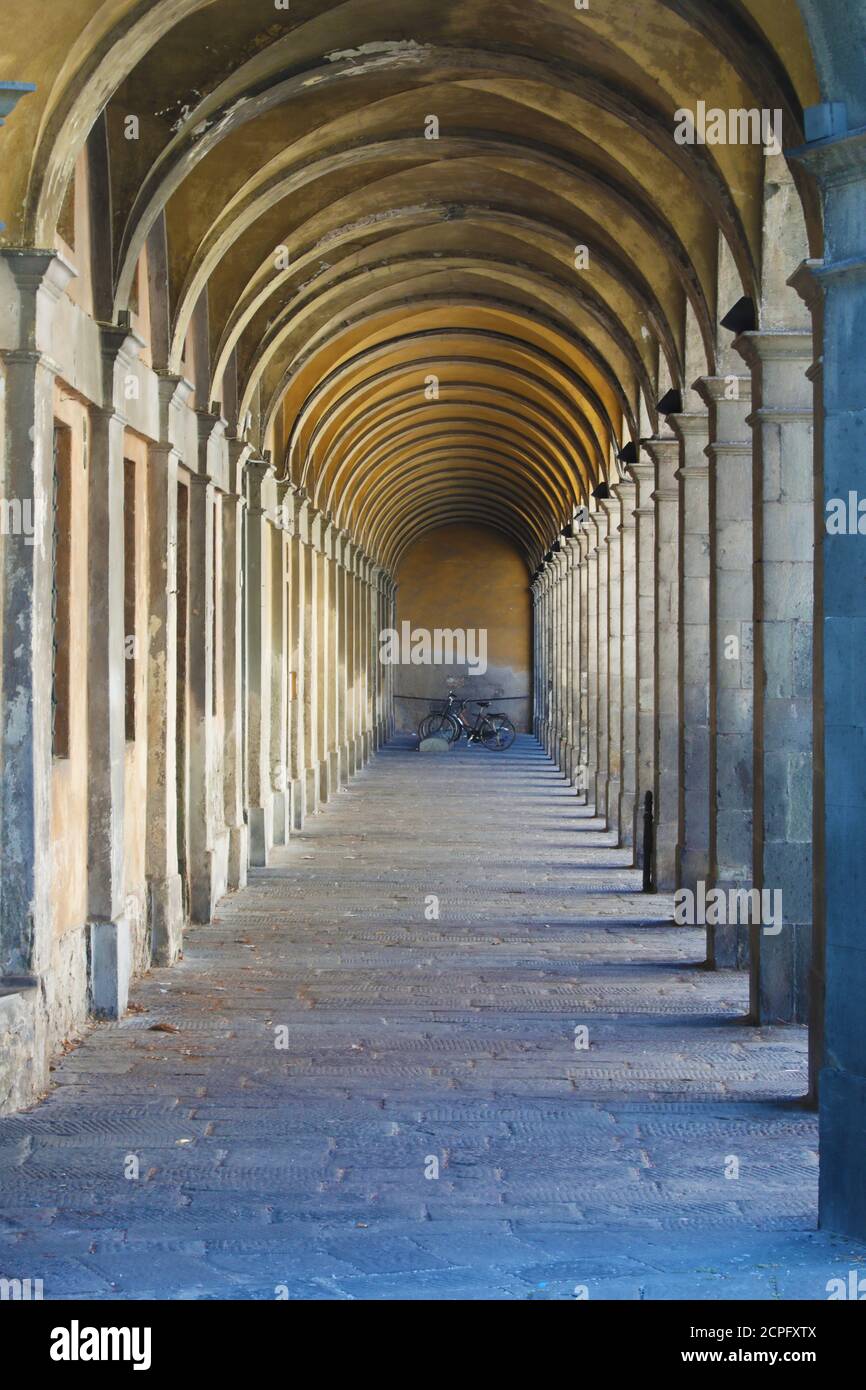 Tuscan portico hi-res stock photography and images - Alamy