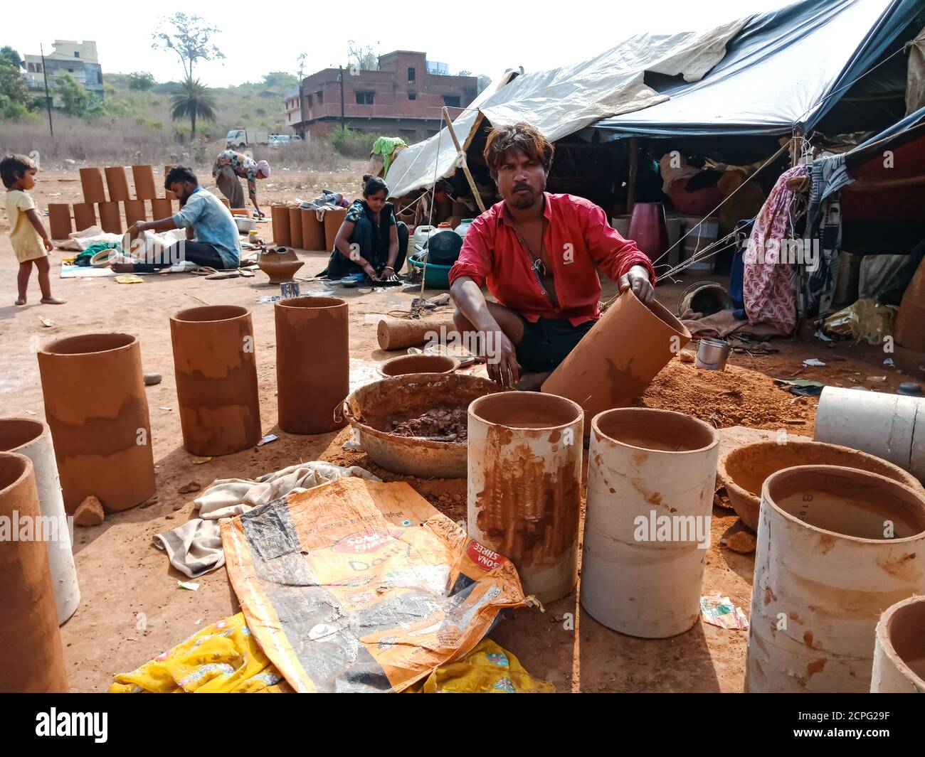 DISTRICT KATNI, INDIA - JANUARY 21, 2020: Indian poor villager artist ...