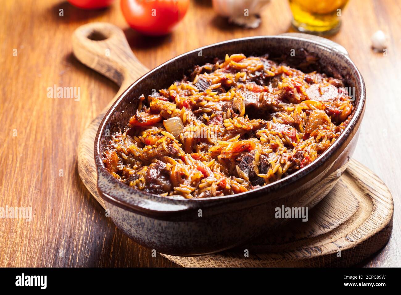 Giouvetsi - Greek beef and orzo stew. Balkanian cuisine Stock Photo - Alamy