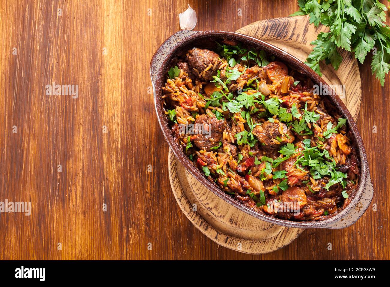 Giouvetsi - Greek beef and orzo stew. Balkanian cuisine Stock Photo - Alamy