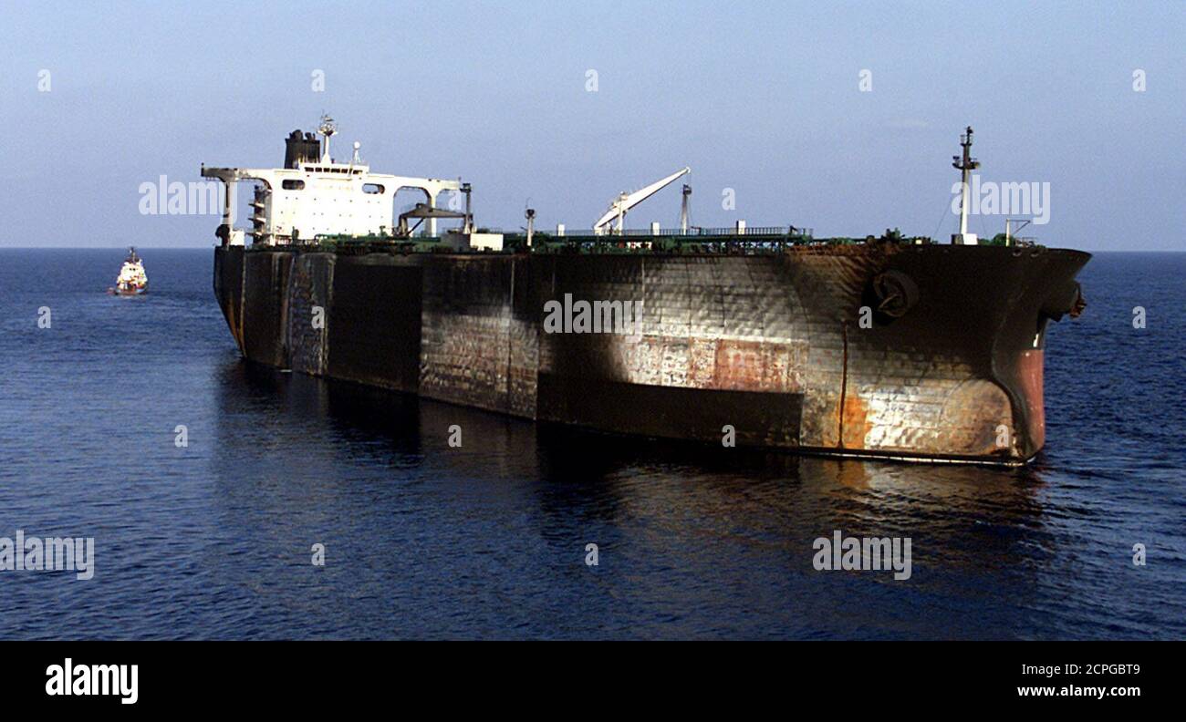 Supertanker side hi-res stock photography and images - Alamy