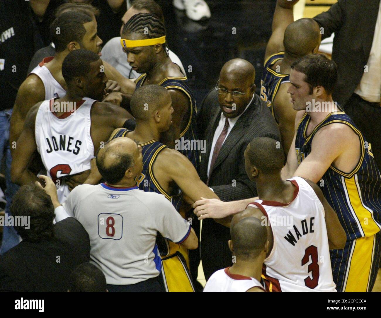 Reggie Miller High Resolution Stock Photography and Images - Alamy