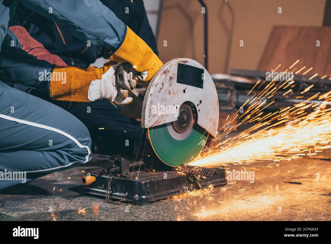 Disc cutter hi-res stock photography and images - Alamy