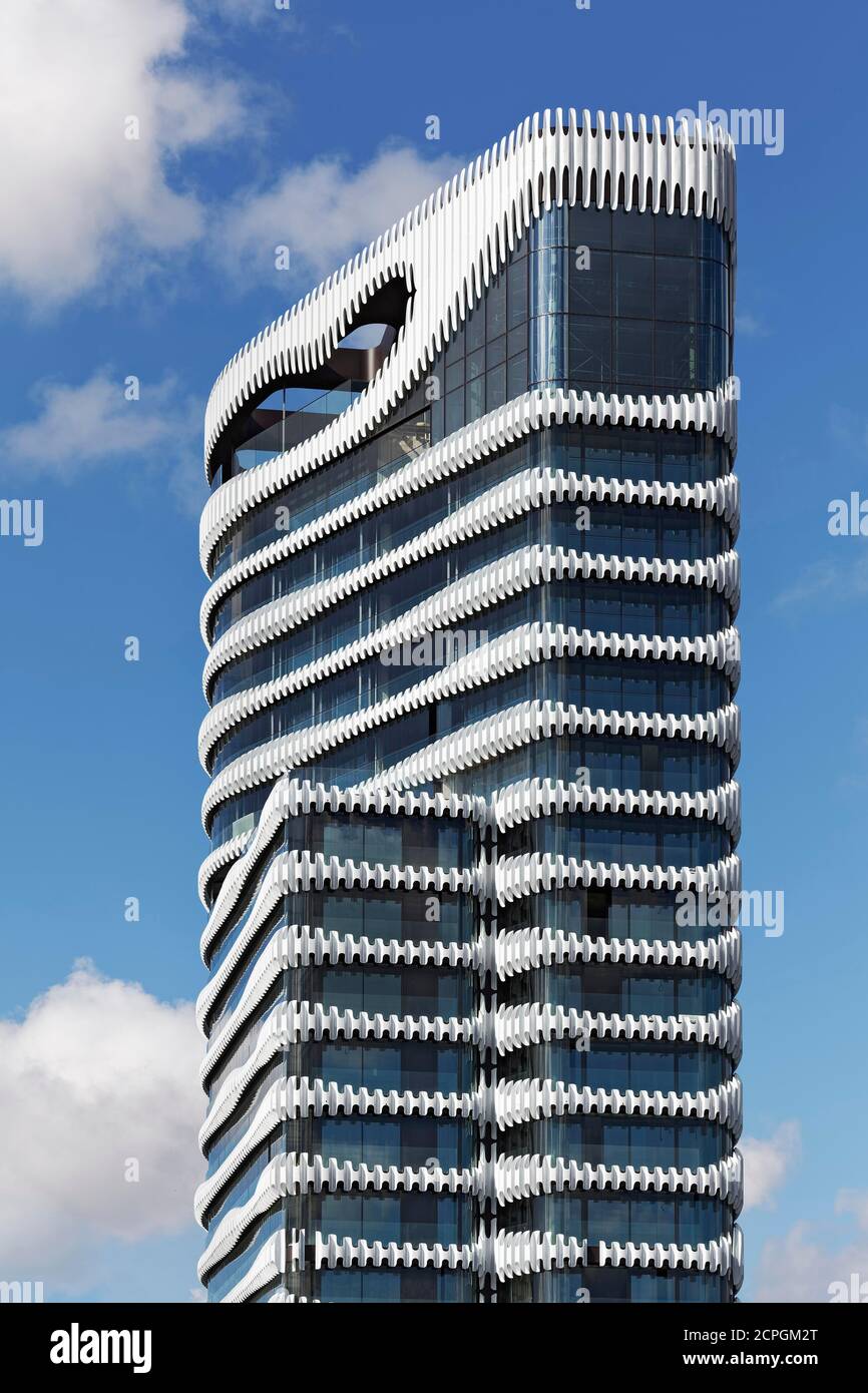 Undulating facade hi-res stock photography and images - Alamy