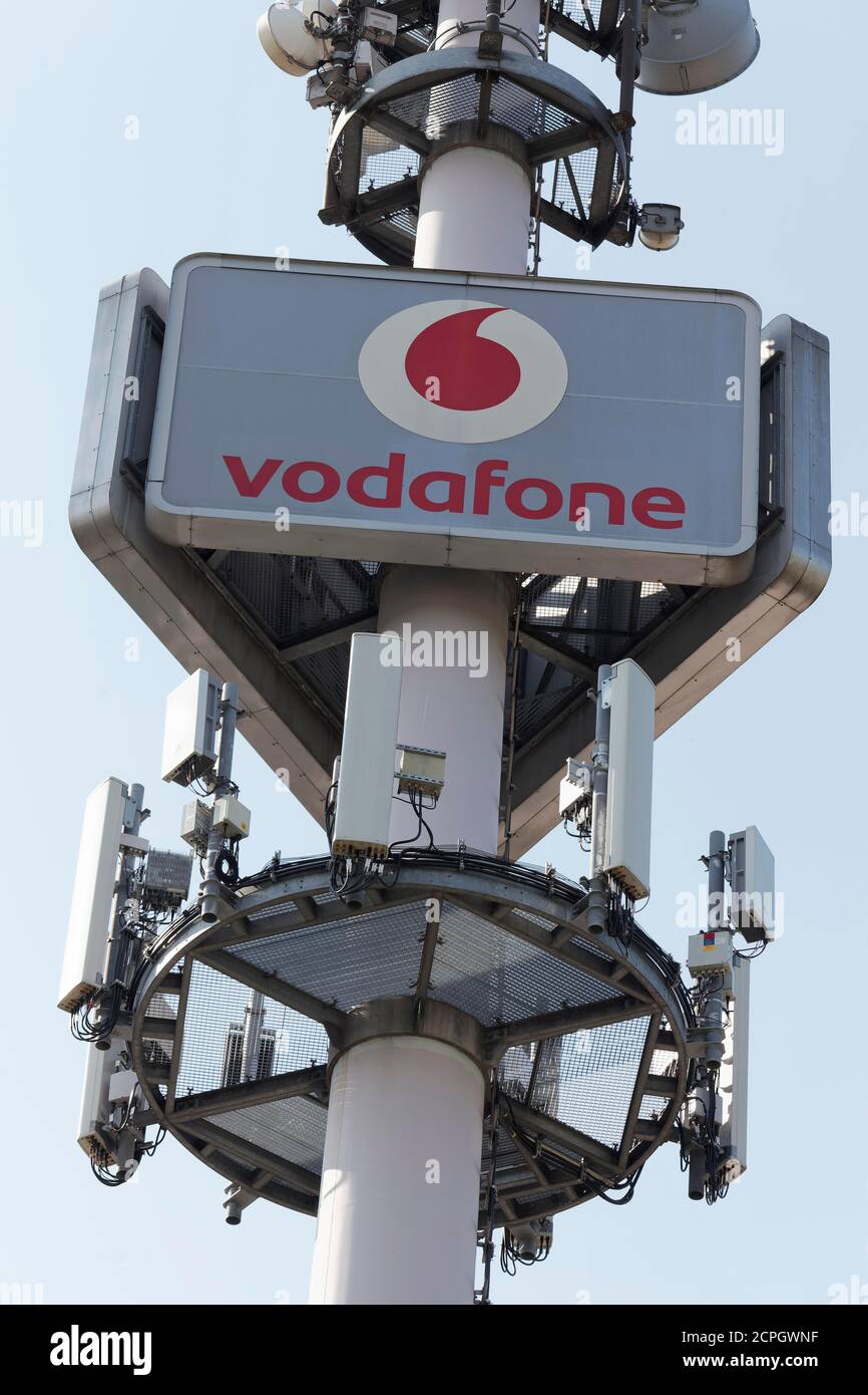 5G mobile phone mast from Vodafone, mobile broadband mast, Ratingen ...