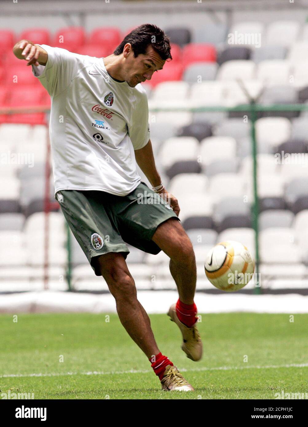 Bolton wanderers jared borgetti mexico hi-res stock photography and ...