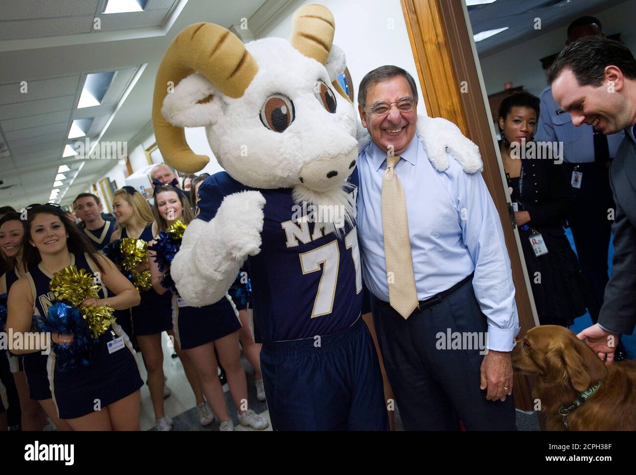 U s naval academy cheerleaders hi-res stock photography and images - Alamy