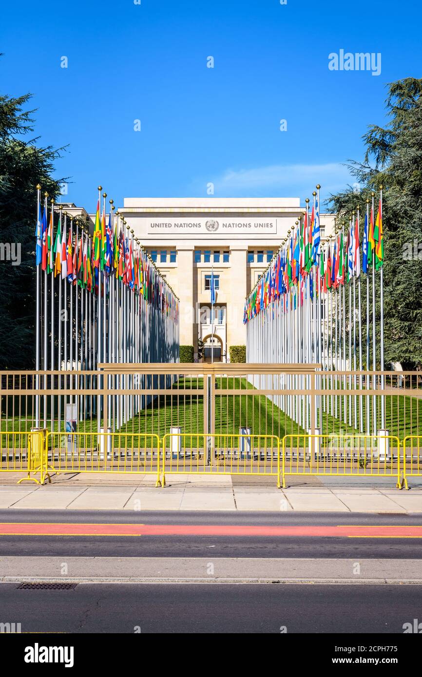 United nations building entrance hi-res stock photography and images ...