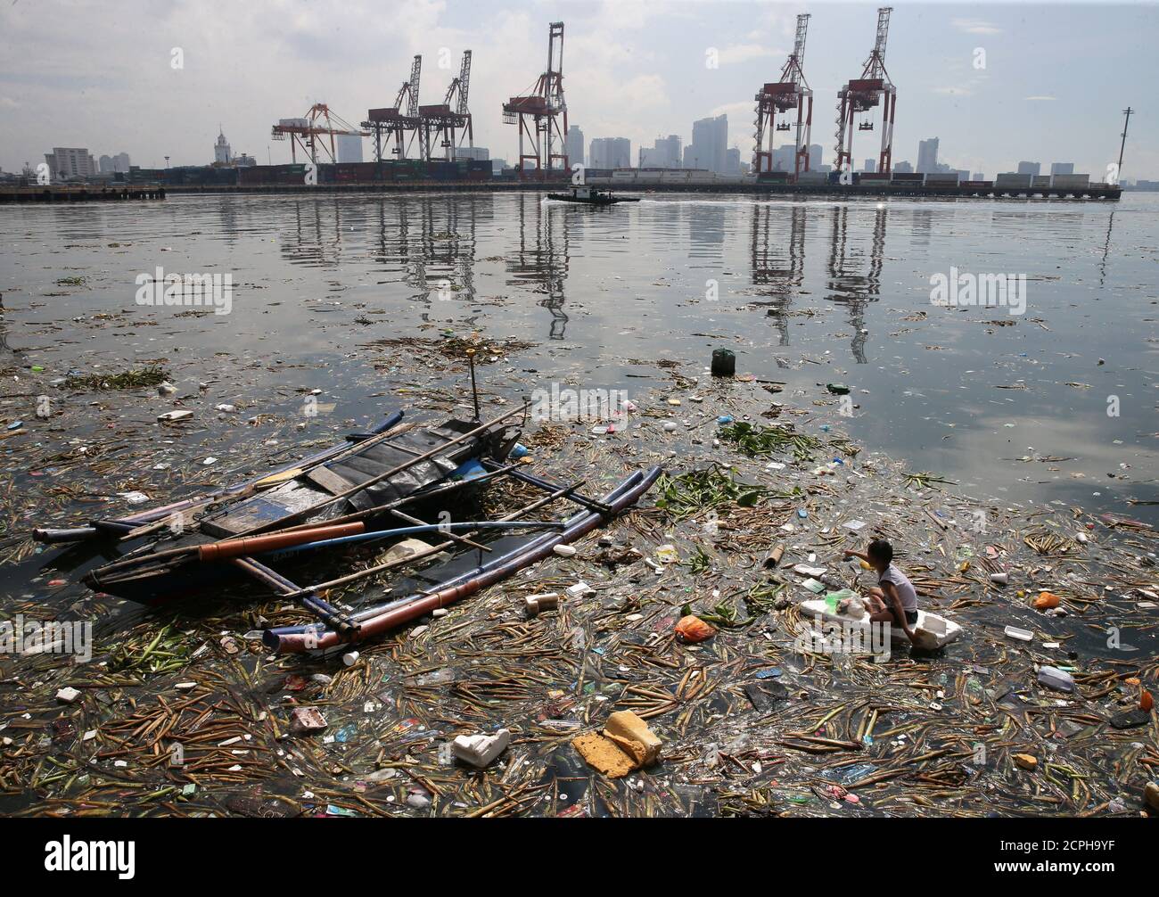 Garbage Raft High Resolution Stock Photography and Images - Alamy