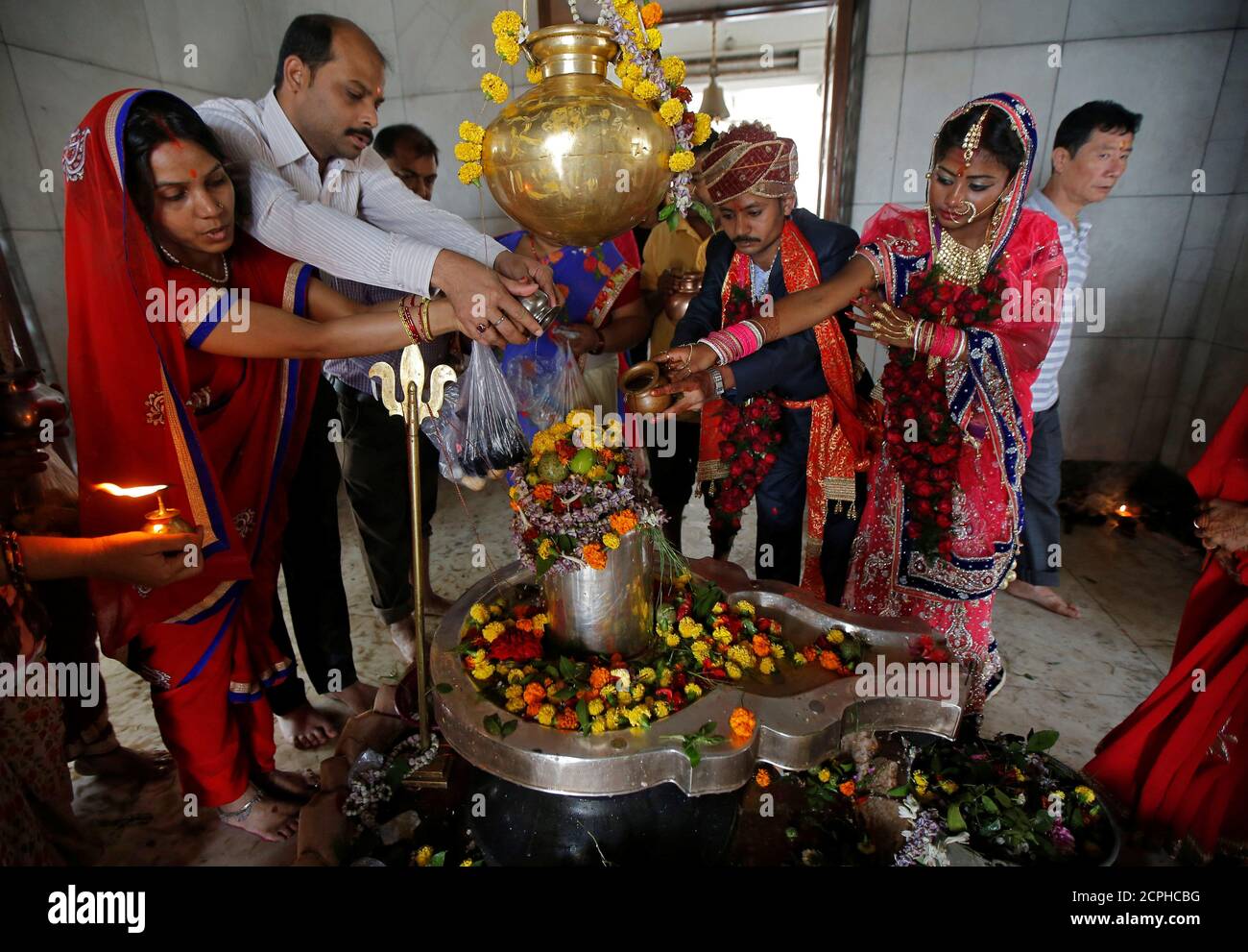 Holy water lord shiva hi-res stock photography and images - Alamy