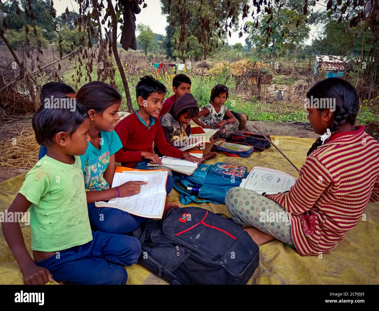 Poor school india technology hi-res stock photography and images - Alamy