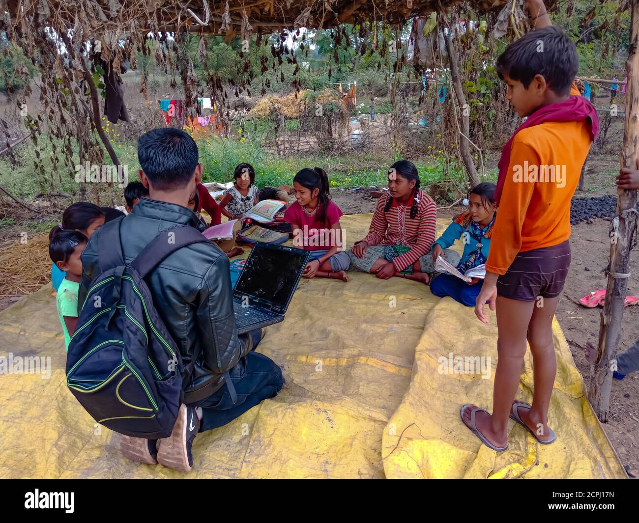 Indian rural girl teaching child hi-res stock photography and images ...