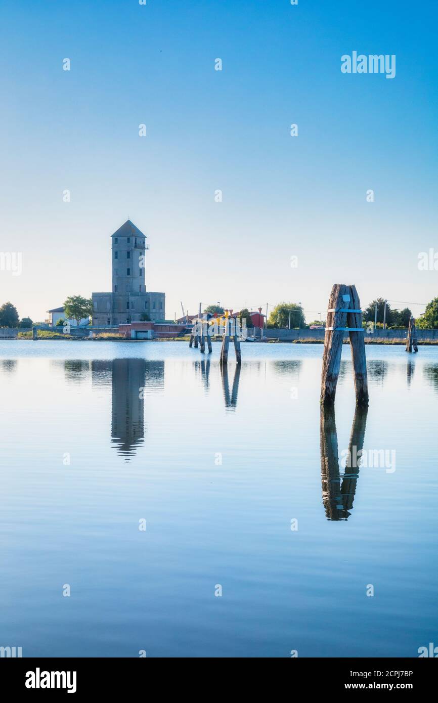 Telemetry tower hi-res stock photography and images - Alamy