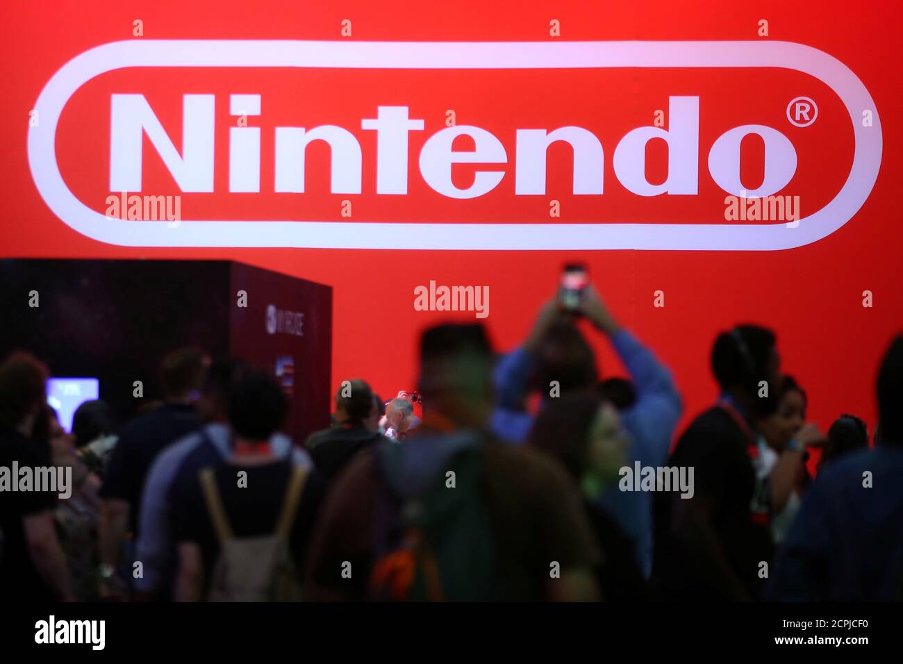 Electronic entertainment expo hi-res stock photography and images - Alamy