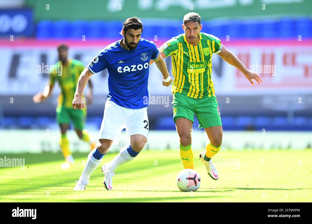 Everton's Andre Gomes (left) and West Bromwich Albion's Jake Livermore ...