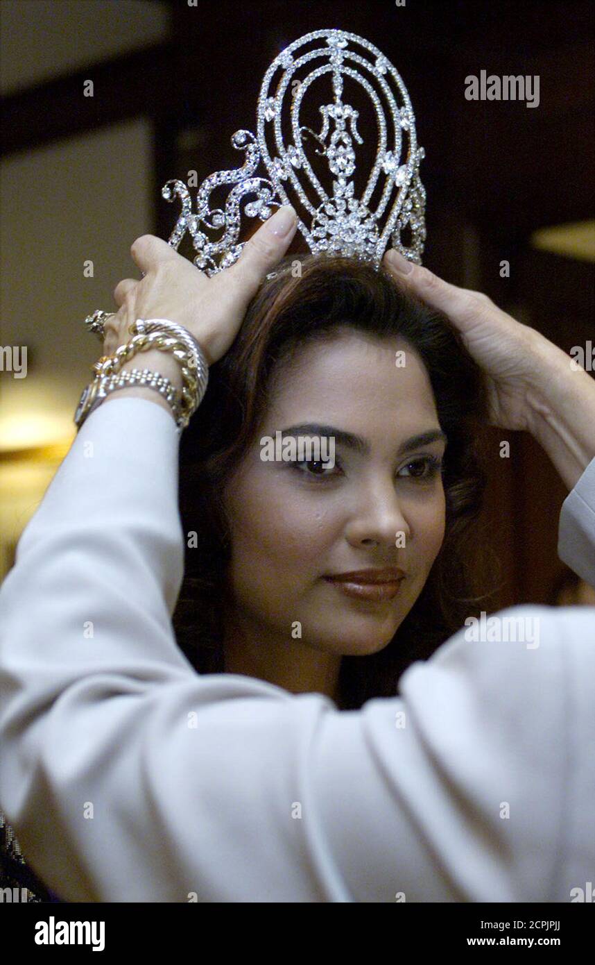 Lara dutta 2000 hi-res stock photography and images - Alamy