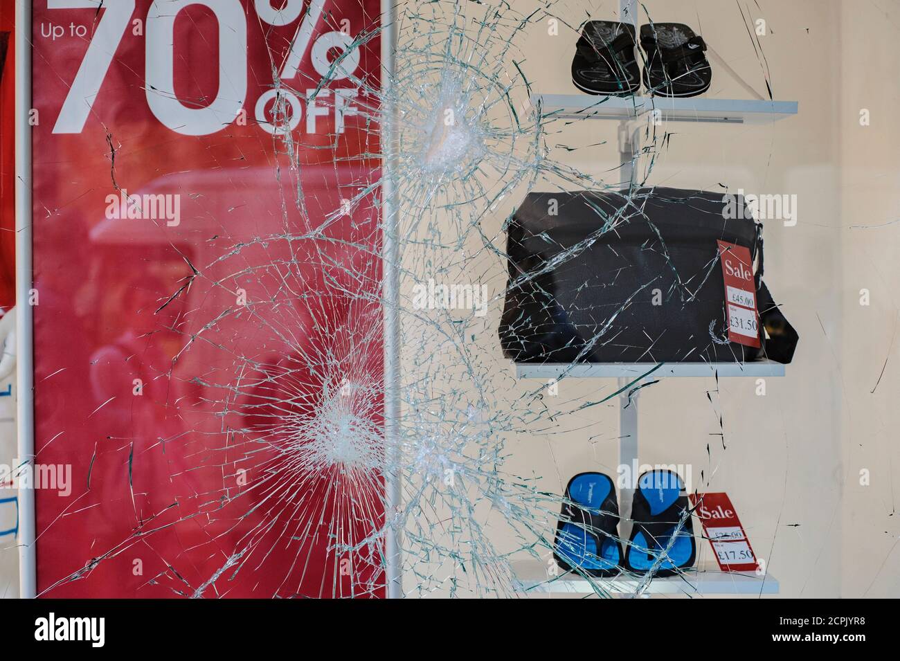 Smashed shop windows hi-res stock photography and images - Alamy