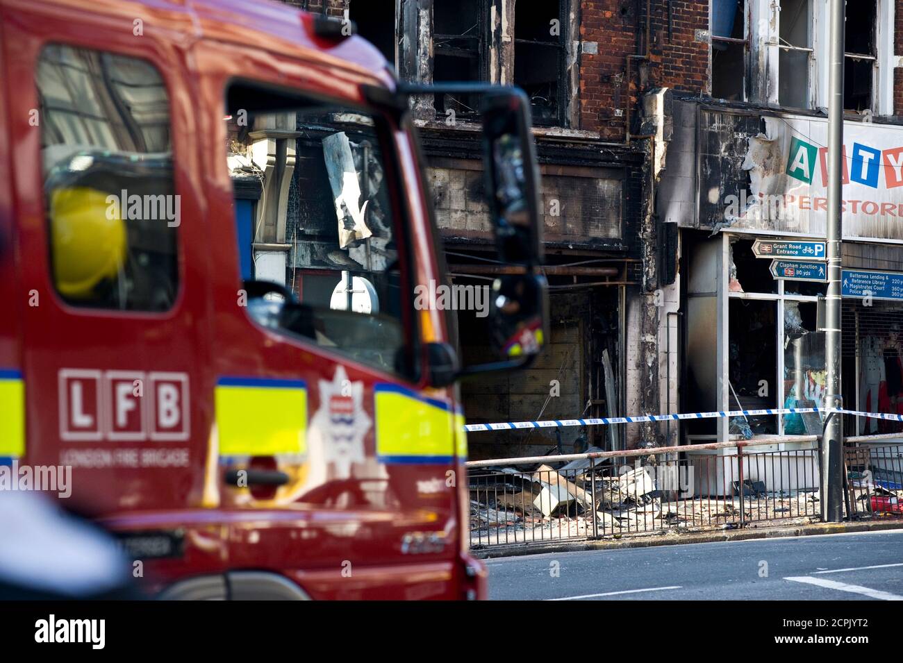 Burnt out shop hi-res stock photography and images - Alamy