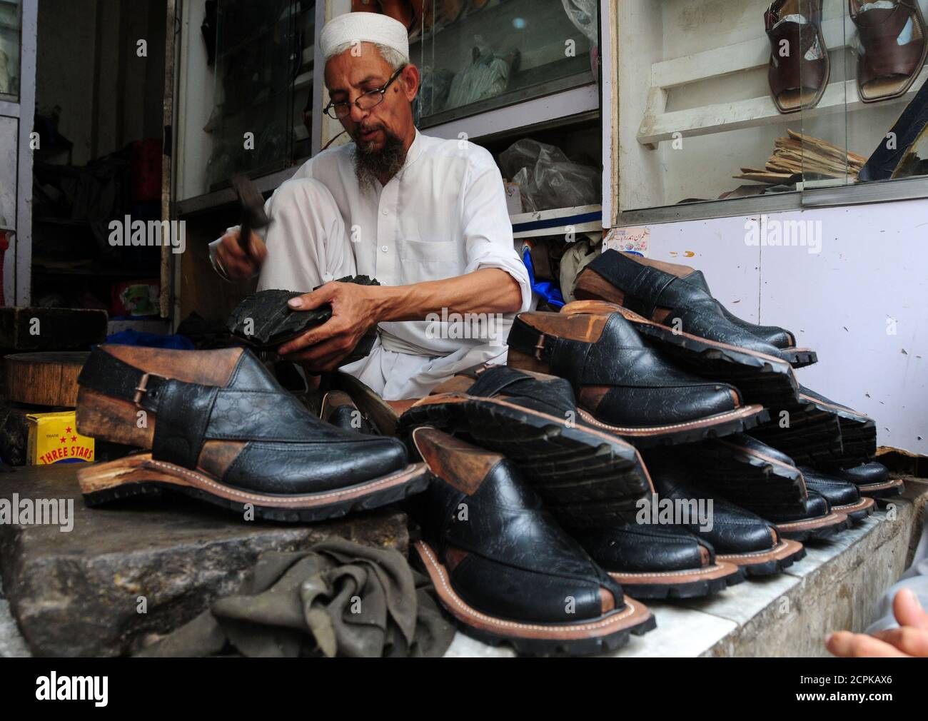 Pakistan traditional shoes hi-res stock photography and images - Alamy