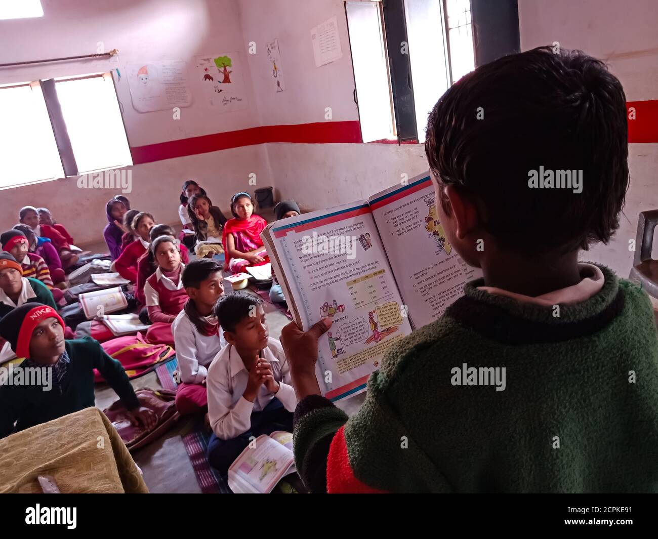 Indian teacher classroom kids student hi-res stock photography and ...