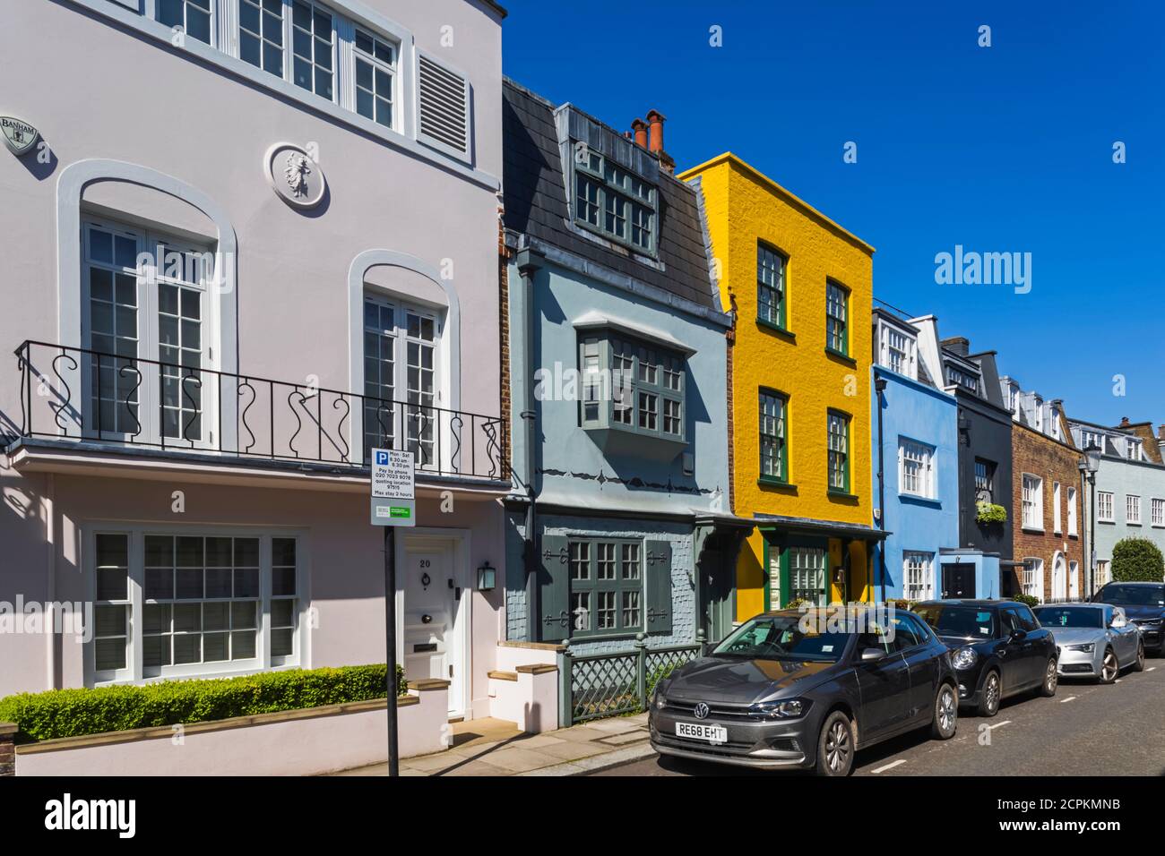 Kensington houses residential street london hi-res stock photography ...