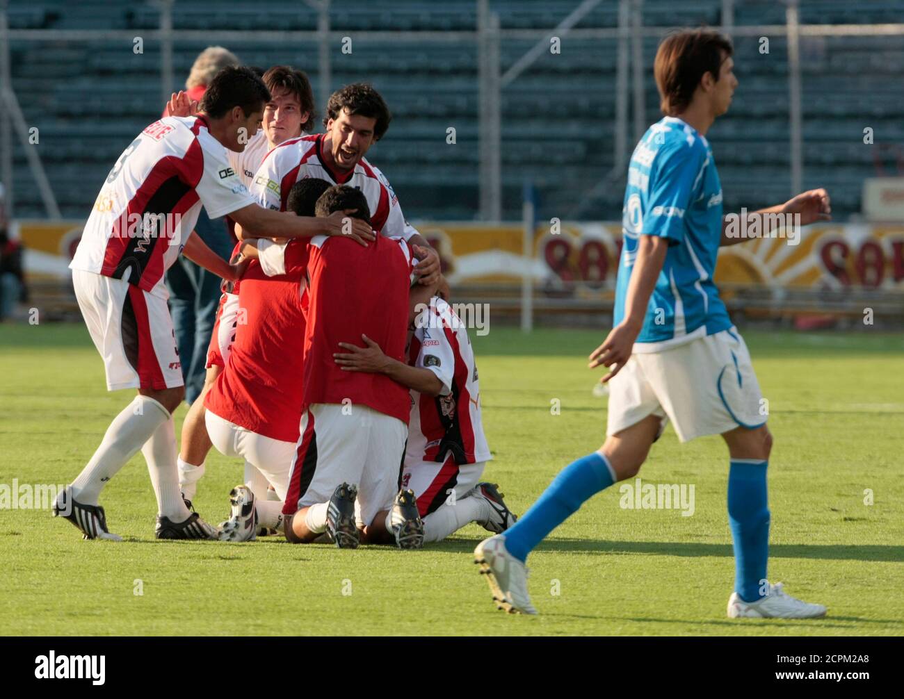 Cruz azul soccer players celebrate hi-res stock photography and images ...